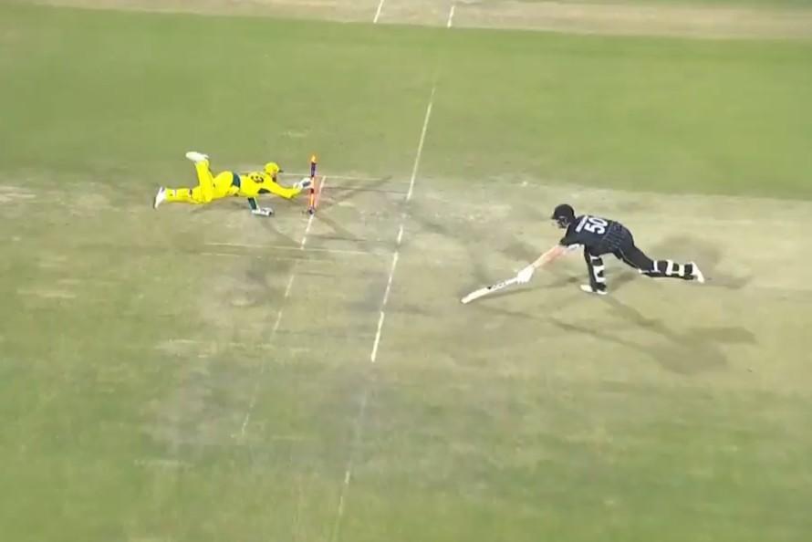 Pic of Australia's Inglis pulling off flying run-out to dismiss NZ's ...