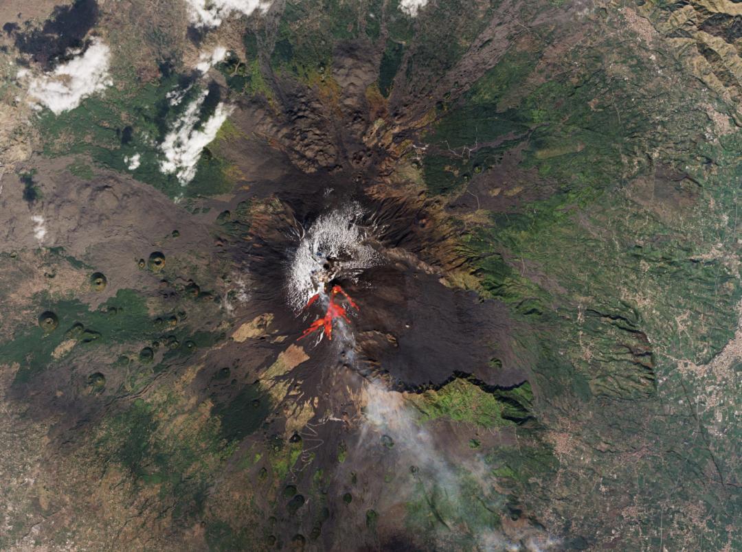 Pic shows Italy's Mount Etna eruption as captured from space | World ...