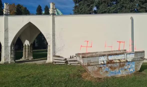 img_1698918172354_652.jpg?