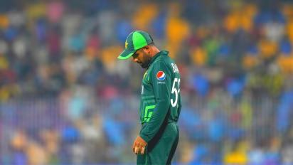 Babar Azam was about to cry after Pakistan lost to Afghanistan in WC ...