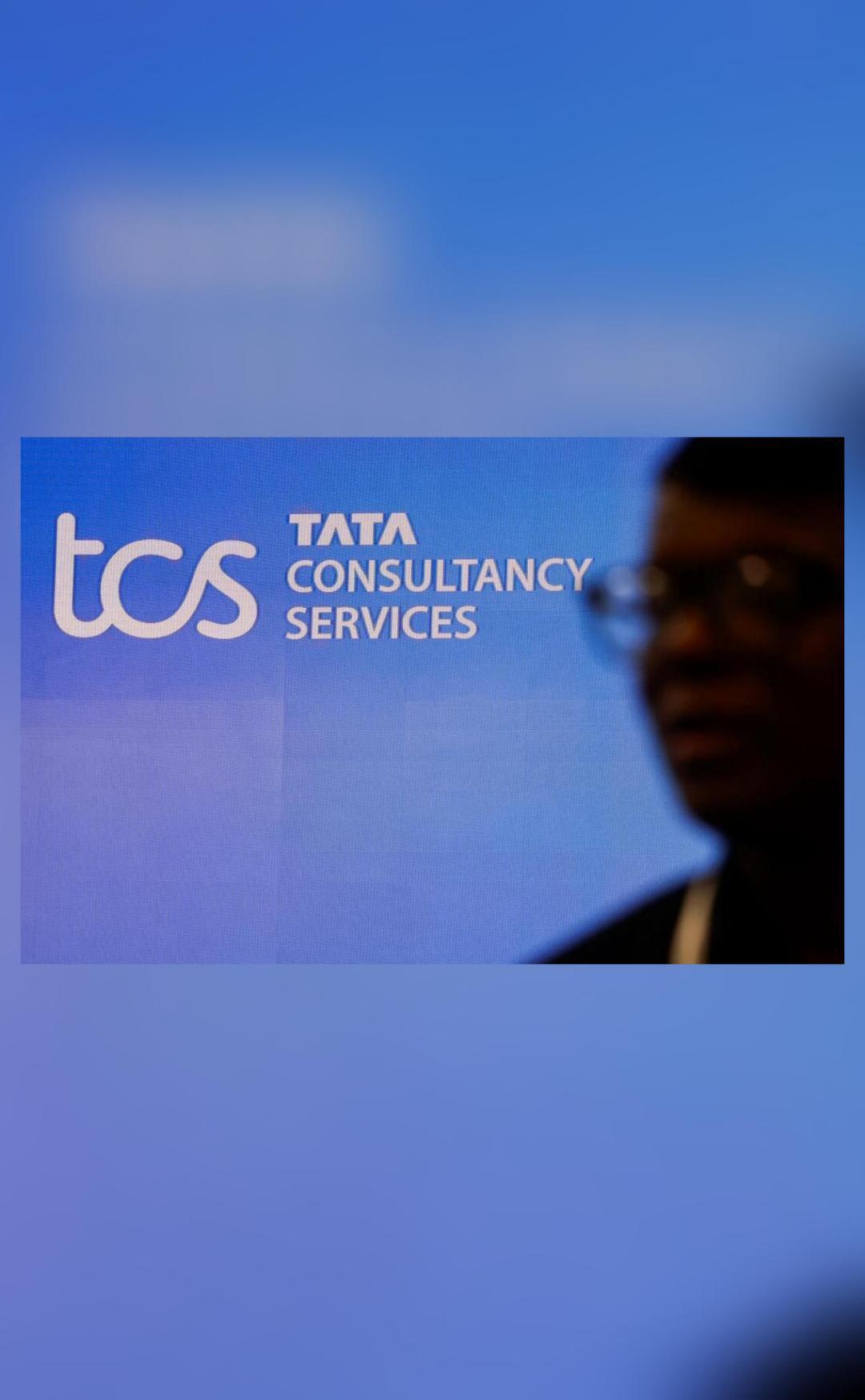 TCS' full-year headcount declines for the 1st time in 19 years ...