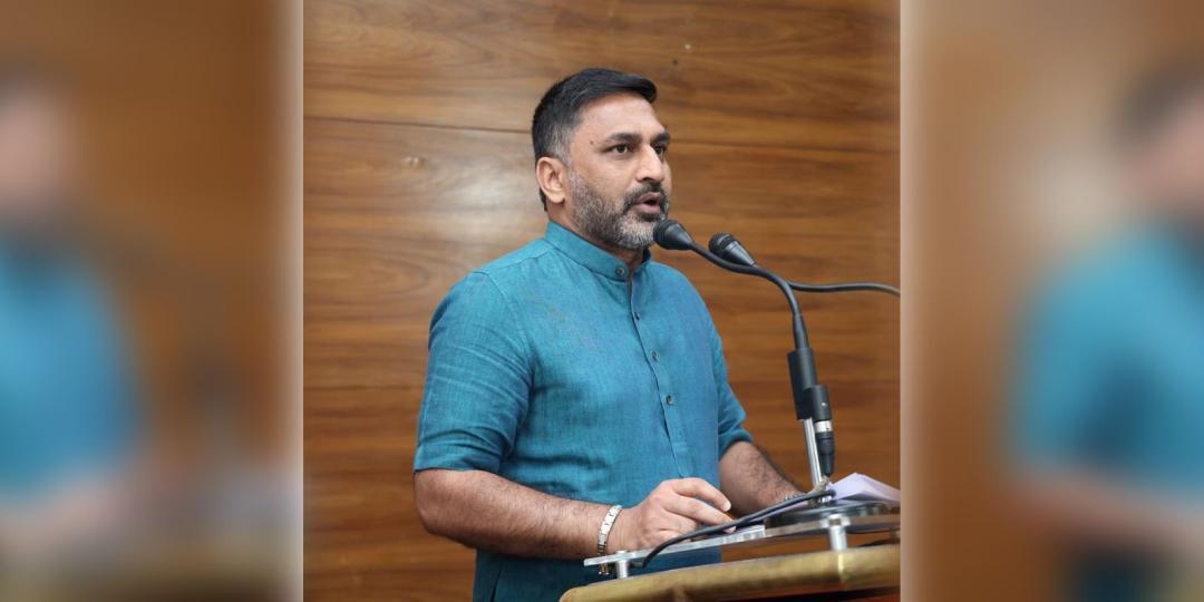 Probe on against Preetham Gowda in case linked to Prajwal Revanna | Politics News | Inshorts