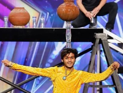 America's Got Talent judges argue over Rajasthan man's balancing ...