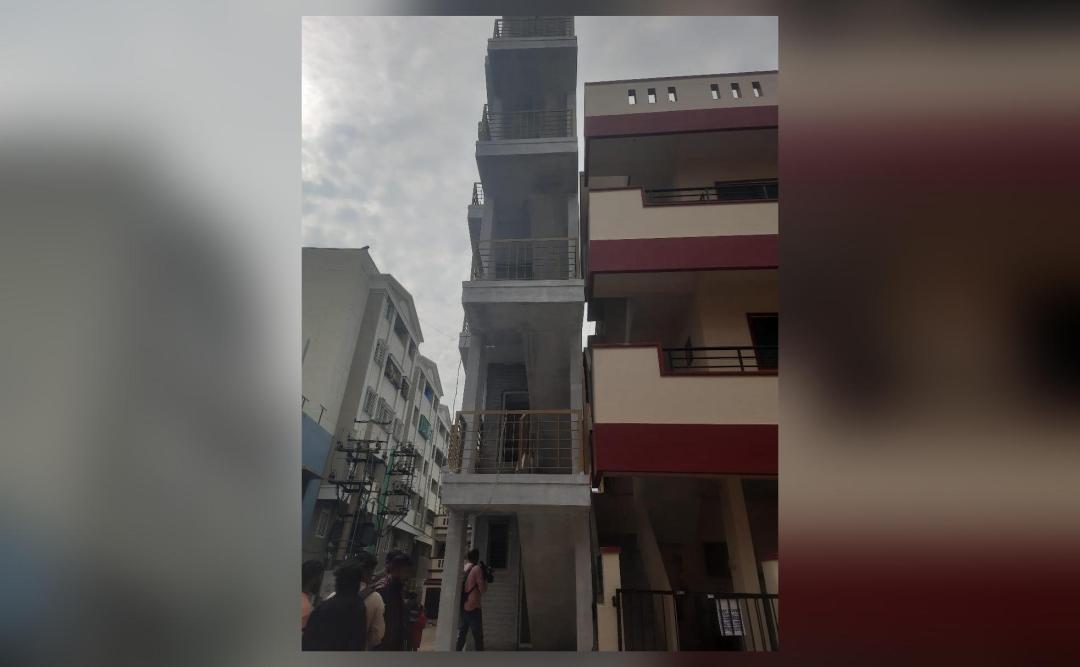 Pic shows 5-storey illegal building built on 250 sq ft plot in ...
