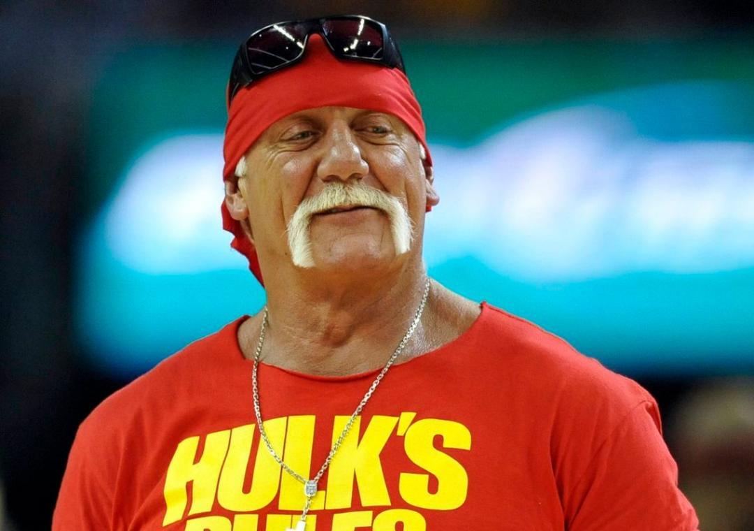 Why was Hulk Hogan booed during his WWE Raw return? | Sports News | Inshorts