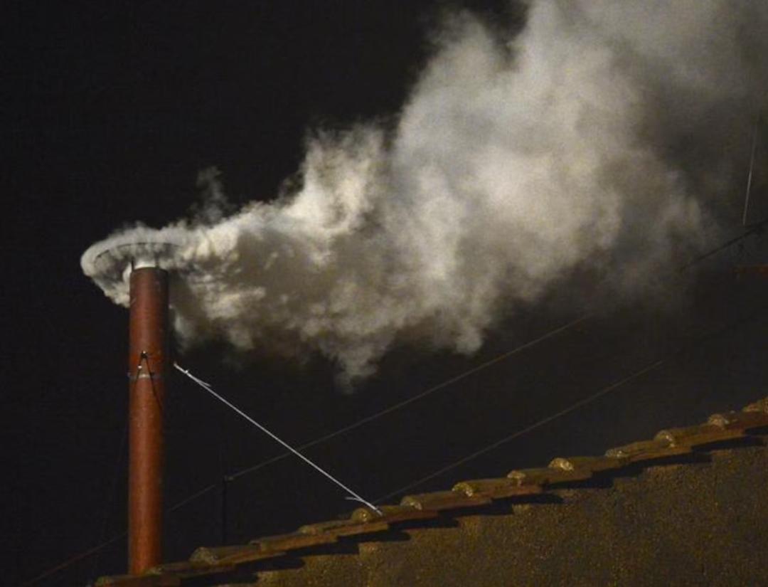 What is the significance of smoke colours when a new Pope is chosen ...